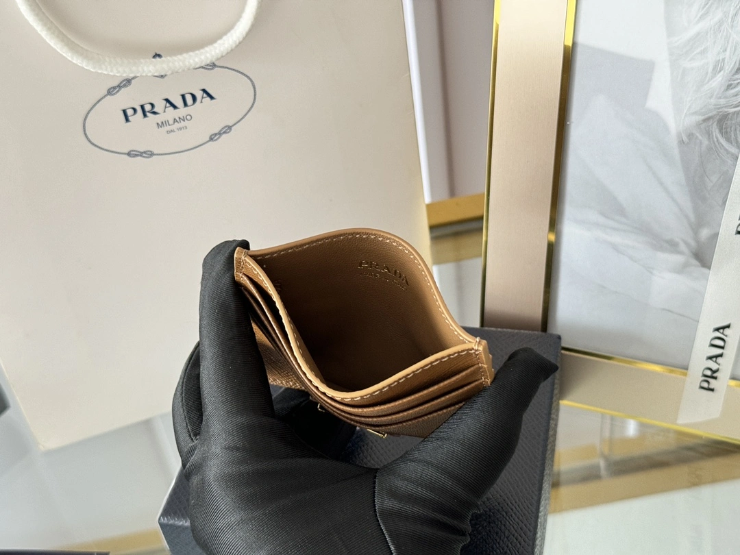 Discounted Prada Wallets Purse