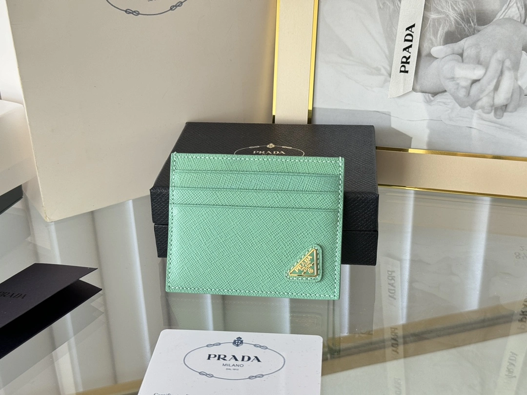 Bargain Prada Wallets Purse
