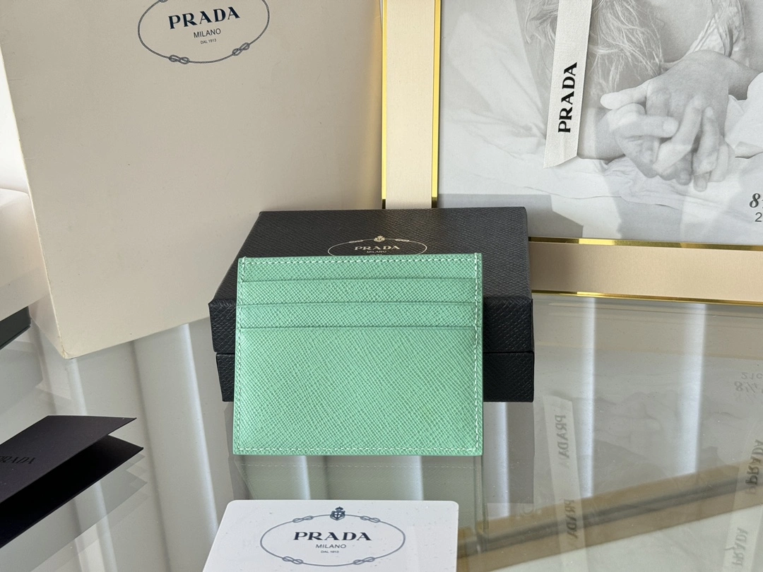 Bargain Prada Wallets Purse