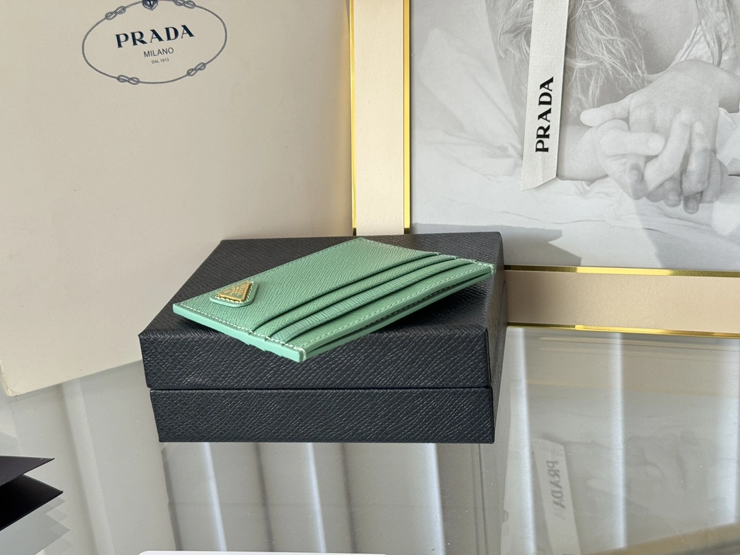 Bargain Prada Wallets Purse