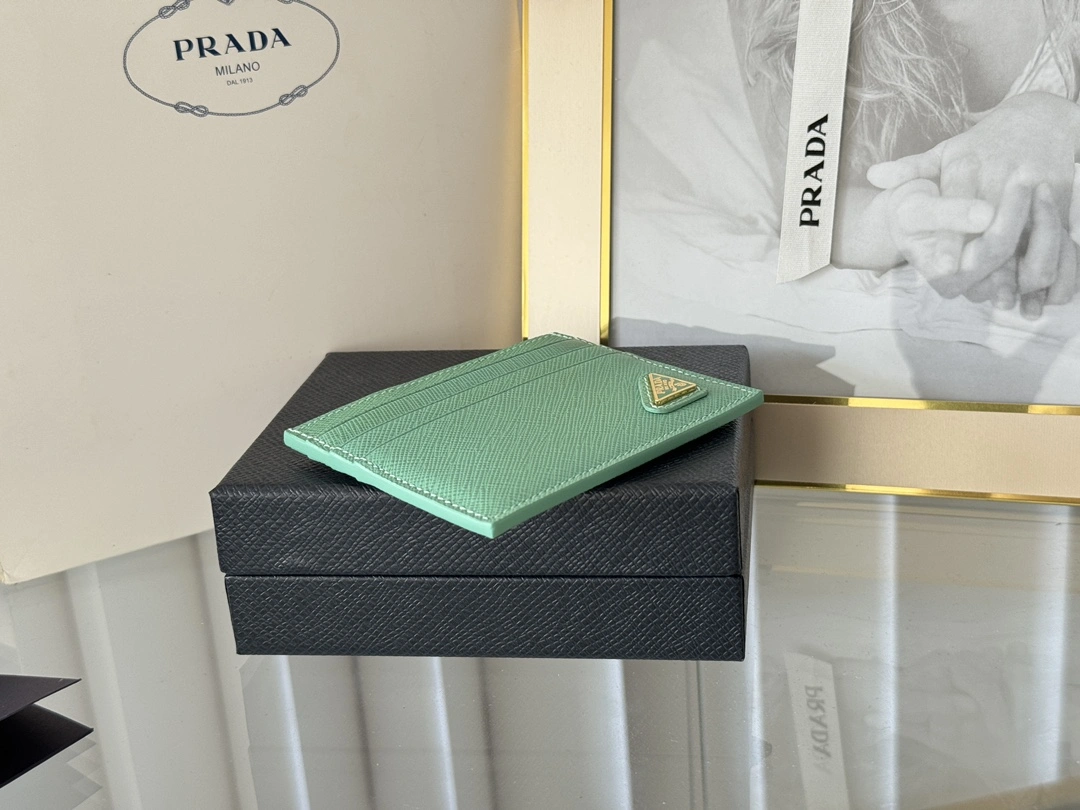 Bargain Prada Wallets Purse