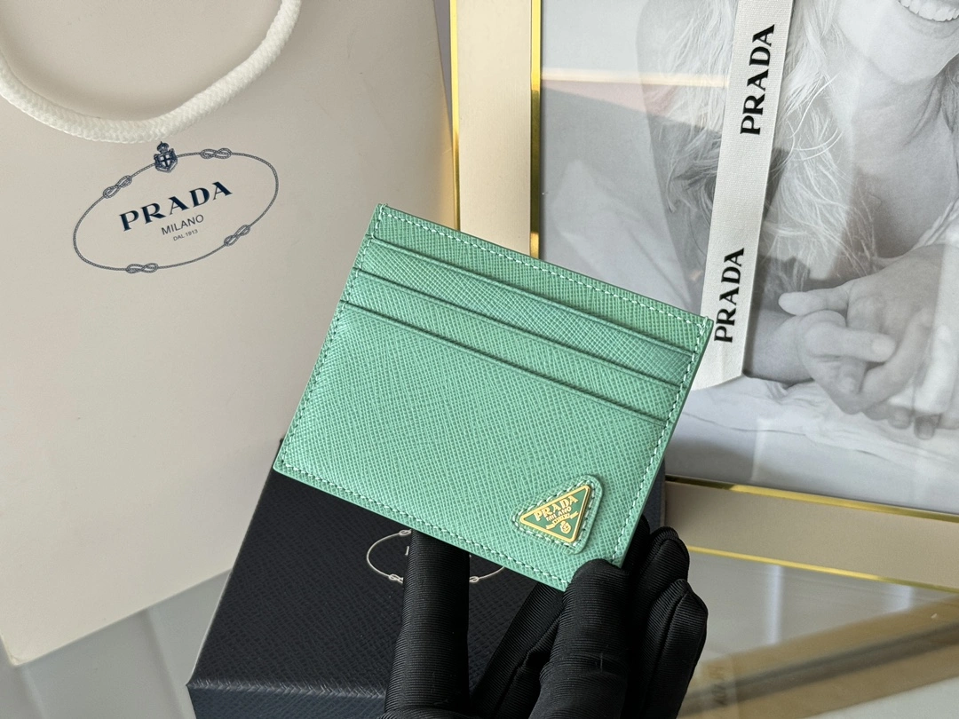 Bargain Prada Wallets Purse