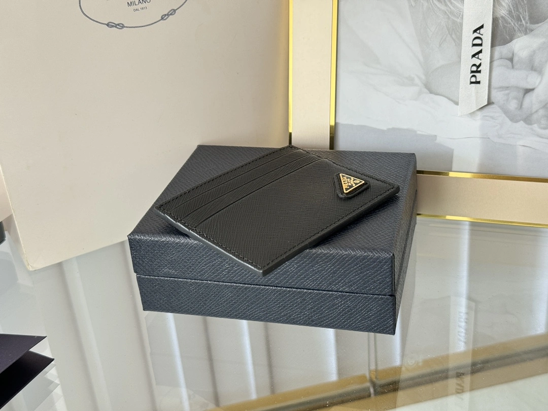 Accurate model Prada Wallets Purse
