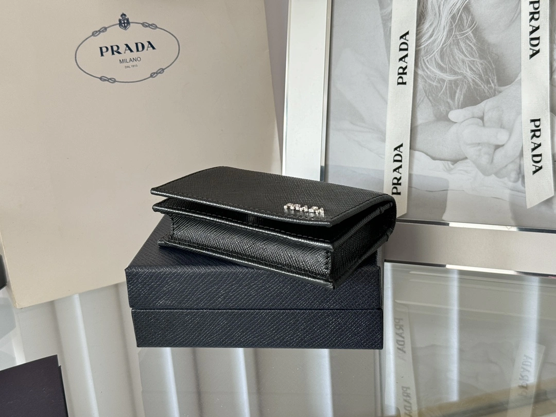 Accurate model Prada Wallets Purse