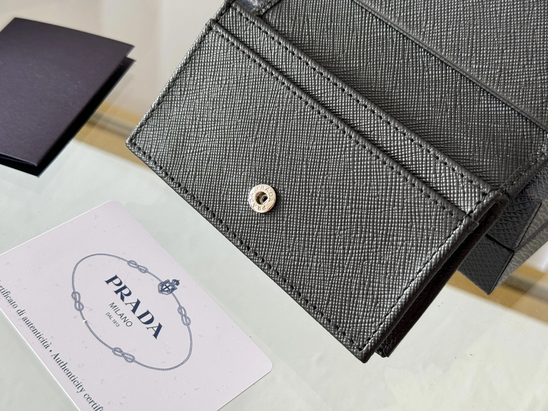 Accurate model Prada Wallets Purse