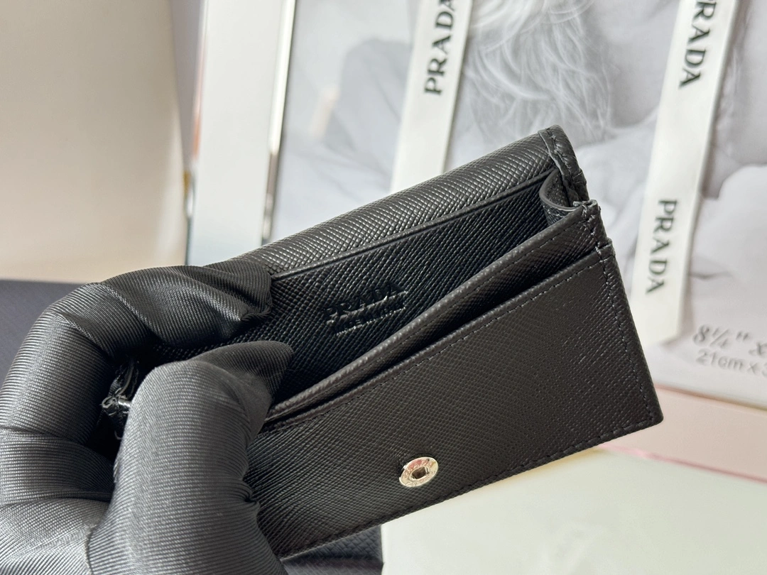 Accurate model Prada Wallets Purse