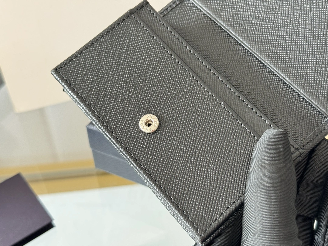 Official Prada Wallets Purse