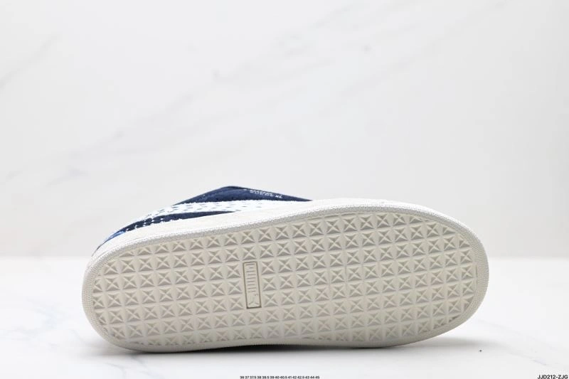 Brand-authenticated Puma Shoes