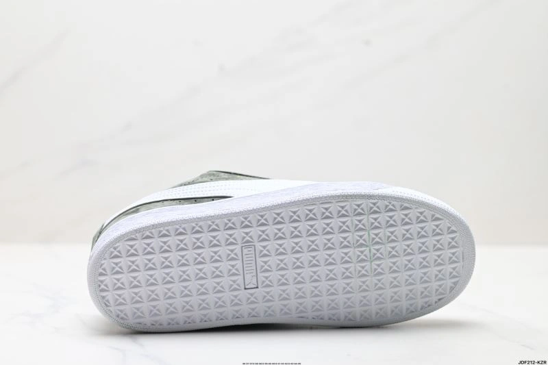 Accurate model Puma Shoes