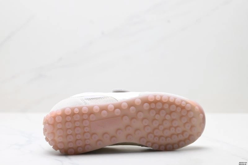 Accurate model Puma Shoes