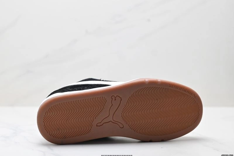 Top mirror Puma Shoes