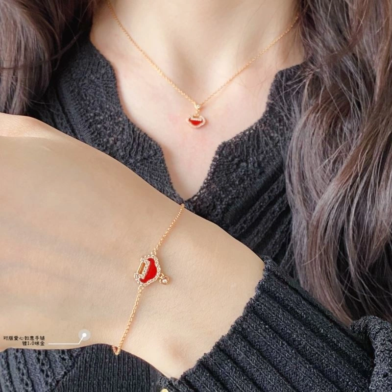 Low-cost Qeelin Bracelets