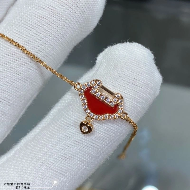 Low-cost Qeelin Bracelets