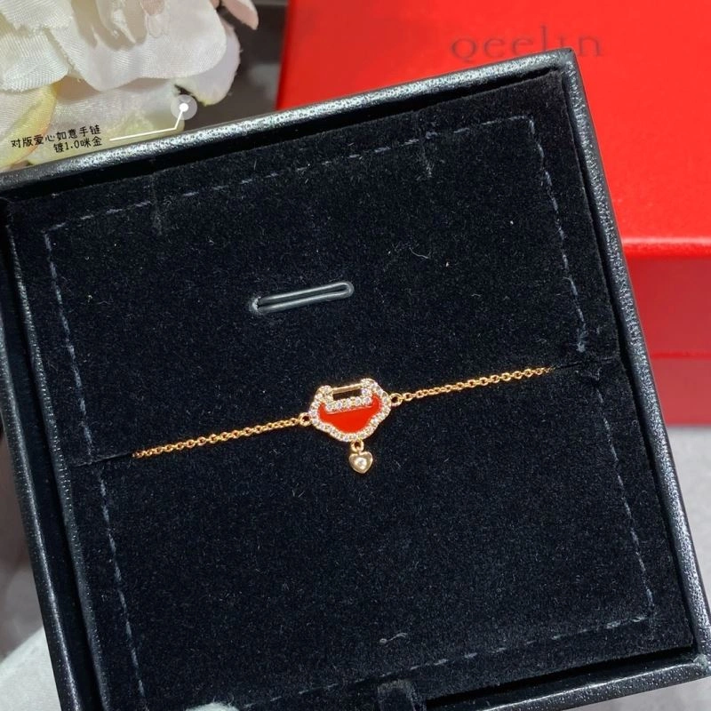 Low-cost Qeelin Bracelets
