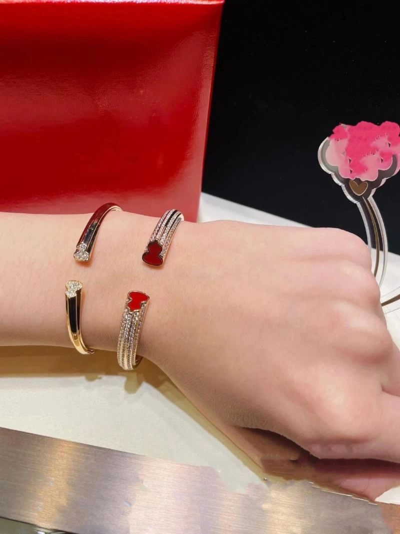 Perfect replica Qeelin Bracelets