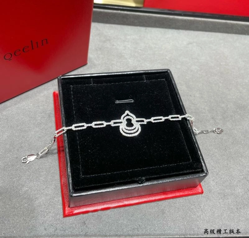 Low-cost Qeelin Bracelets