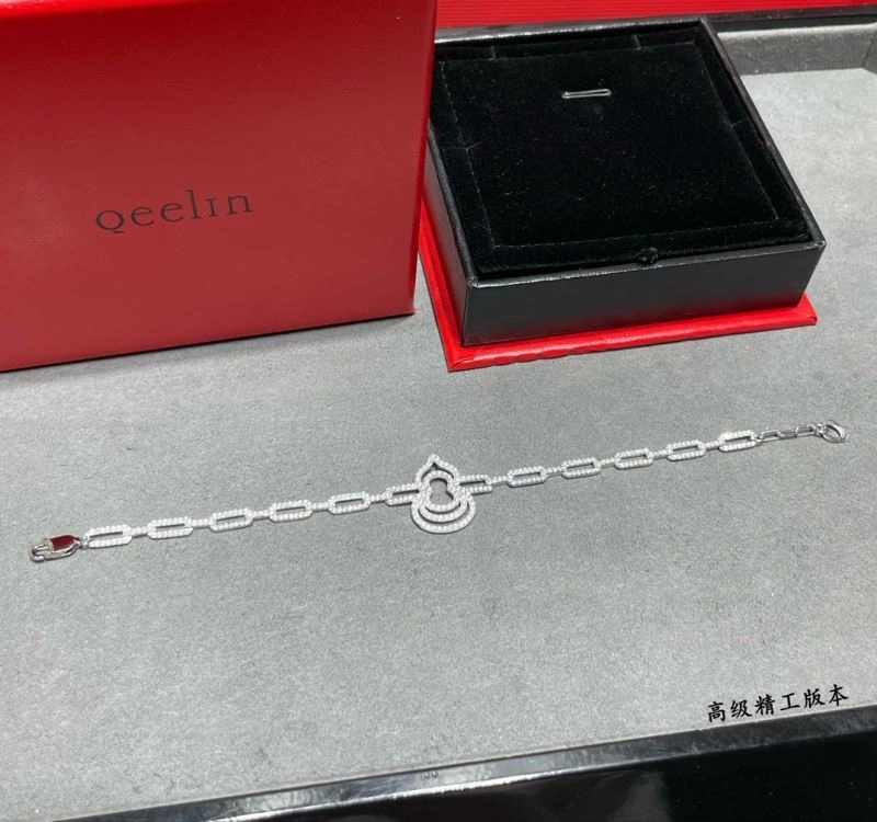Low-cost Qeelin Bracelets