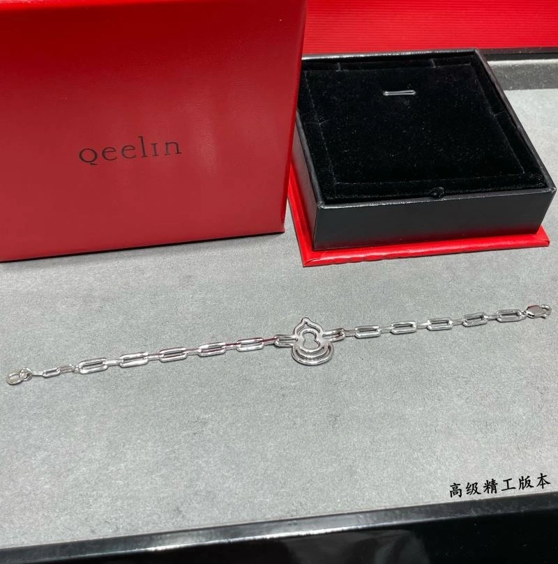 Low-cost Qeelin Bracelets