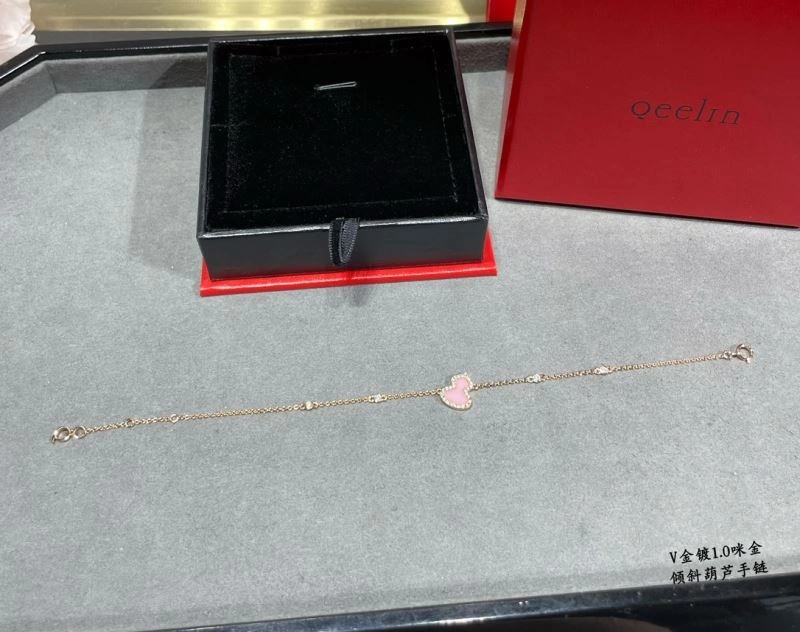 Perfect replica Qeelin Bracelets