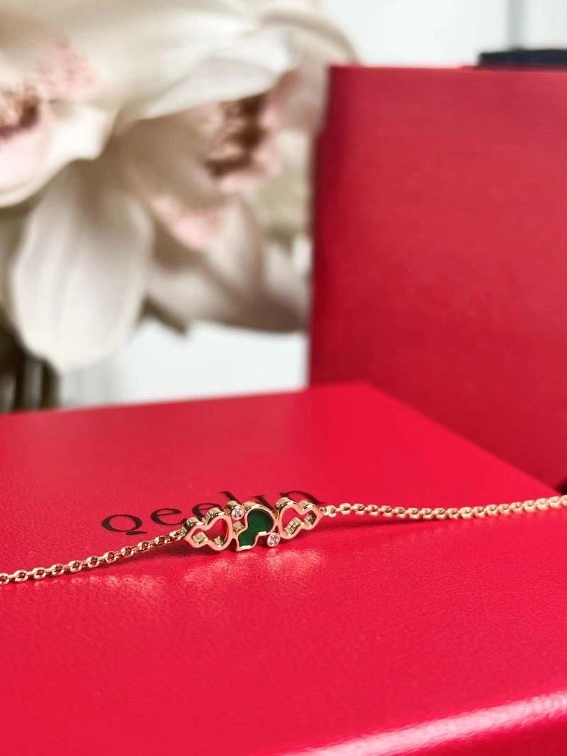 Low-cost Qeelin Bracelets