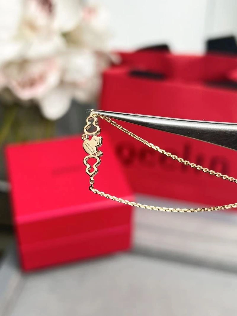 Low-cost Qeelin Bracelets