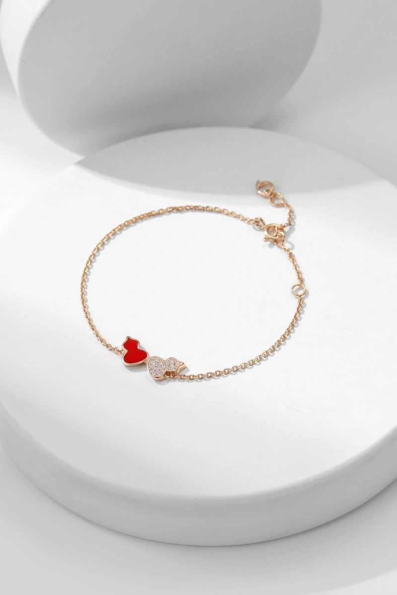 Indistinguishable Qeelin Bracelets