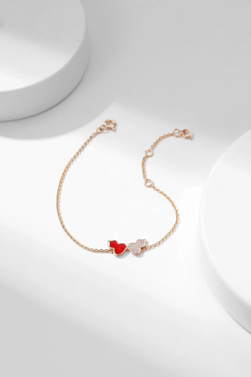 Indistinguishable Qeelin Bracelets
