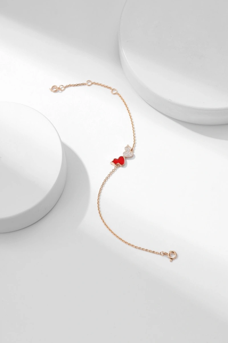 Indistinguishable Qeelin Bracelets
