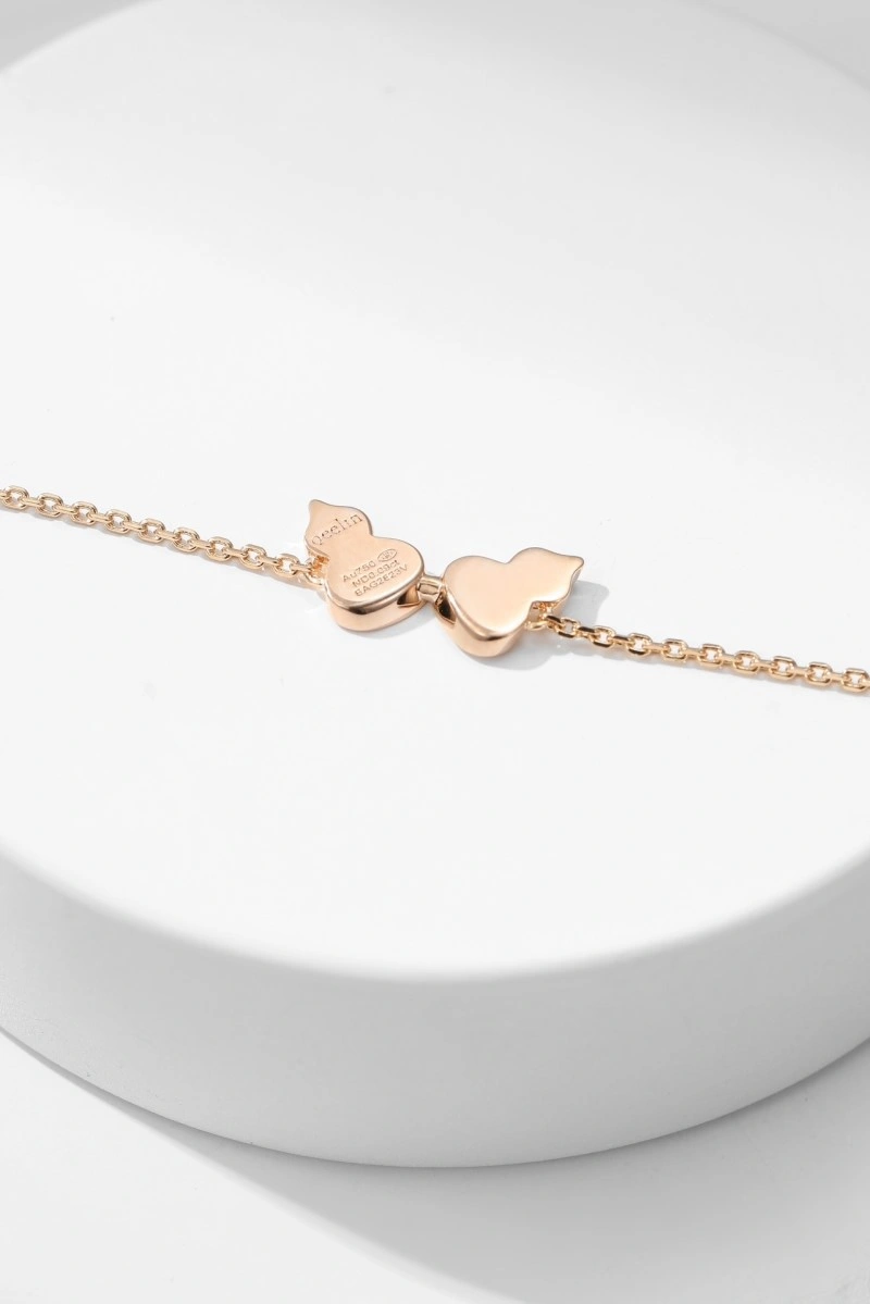 Indistinguishable Qeelin Bracelets
