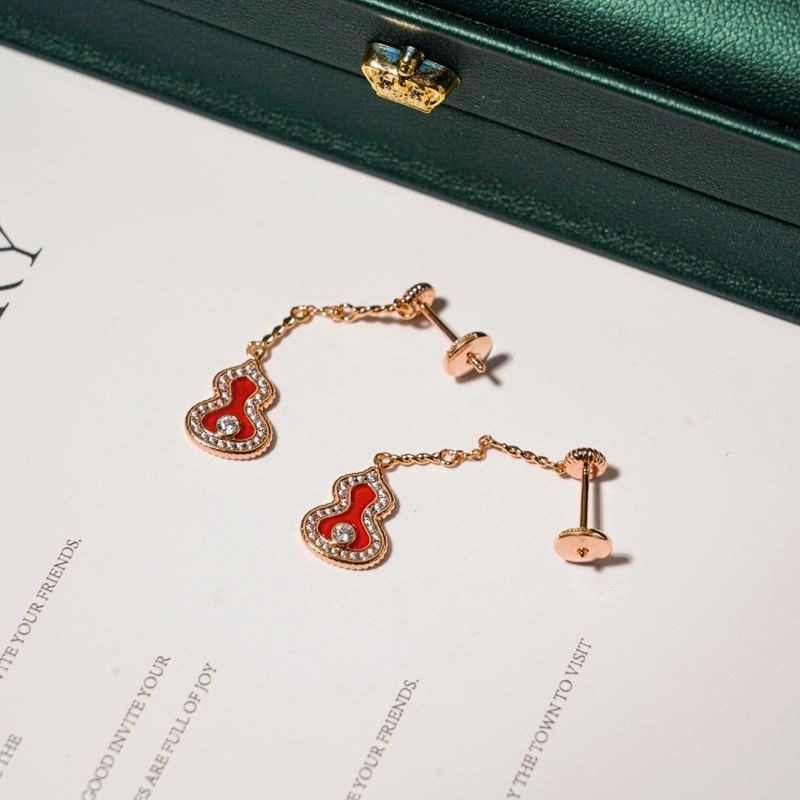 Legit Qeelin Earrings