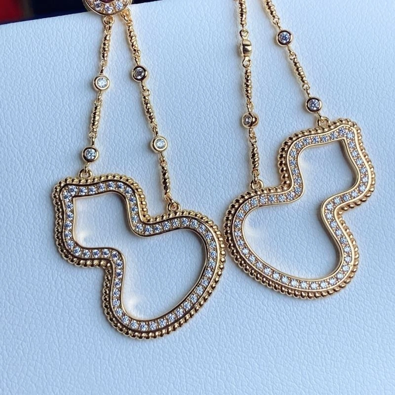 Perfect replica Qeelin Earrings