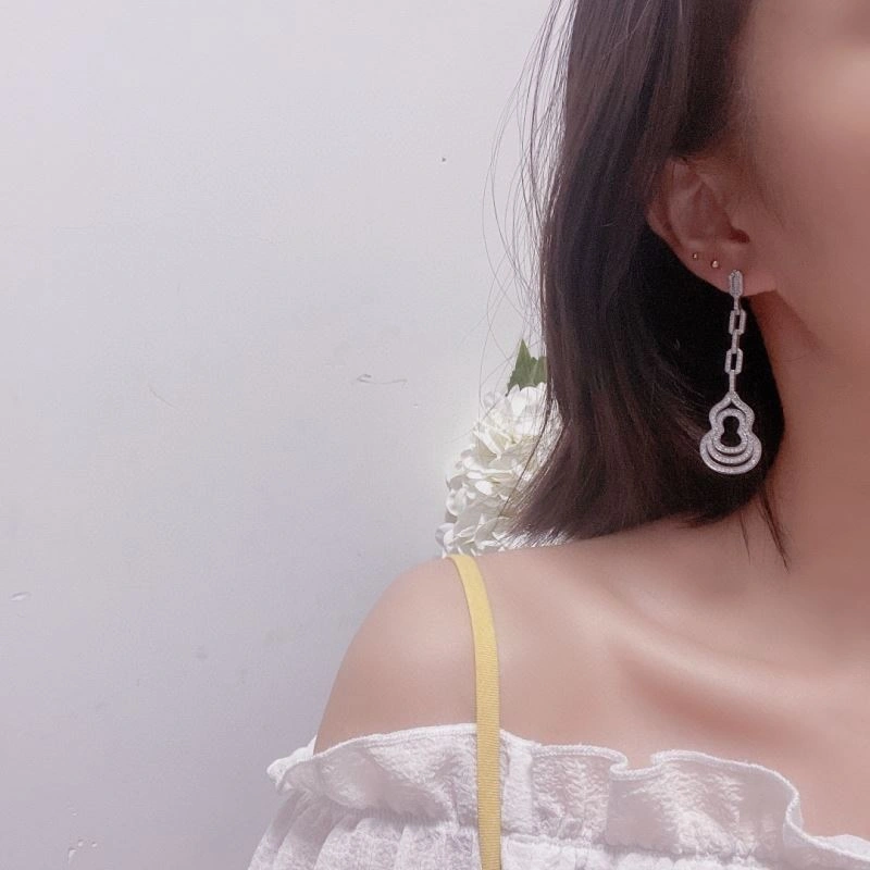 Factory-made Qeelin Earrings