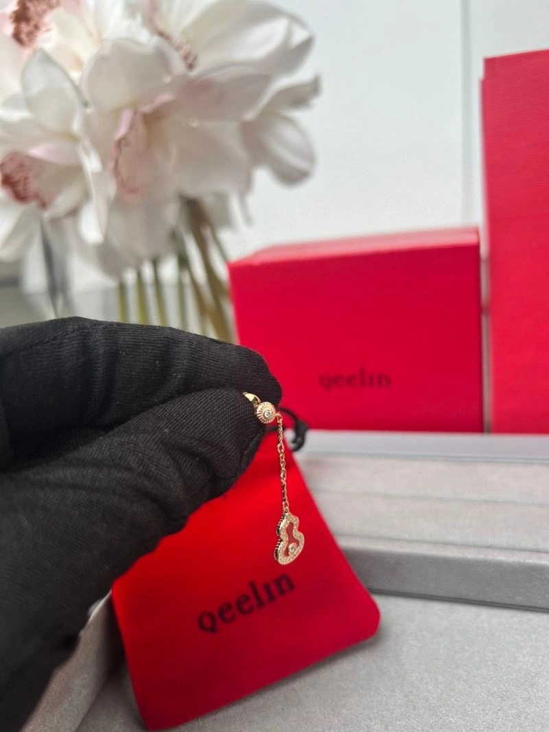 Qeelin Earrings