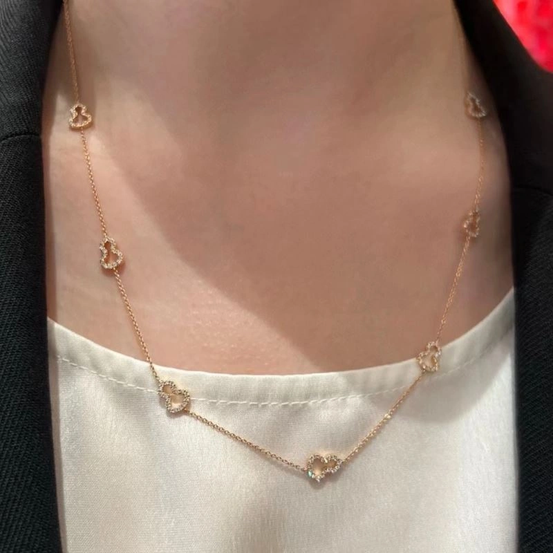 Low-cost Qeelin Necklaces