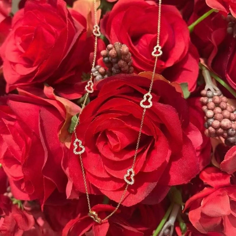 Low-cost Qeelin Necklaces