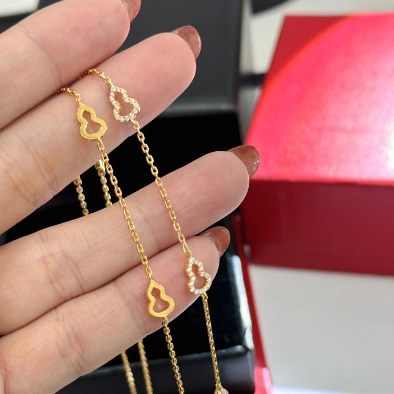 Low-cost Qeelin Necklaces