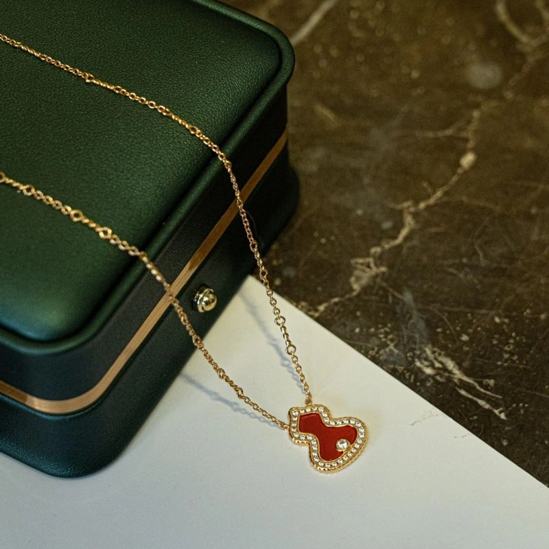 Exact replica Qeelin Necklaces