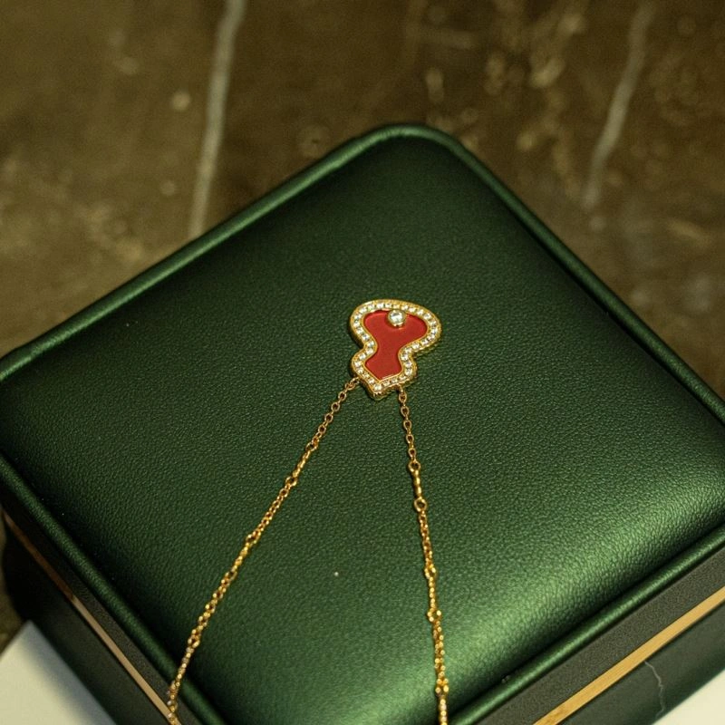 Exact replica Qeelin Necklaces
