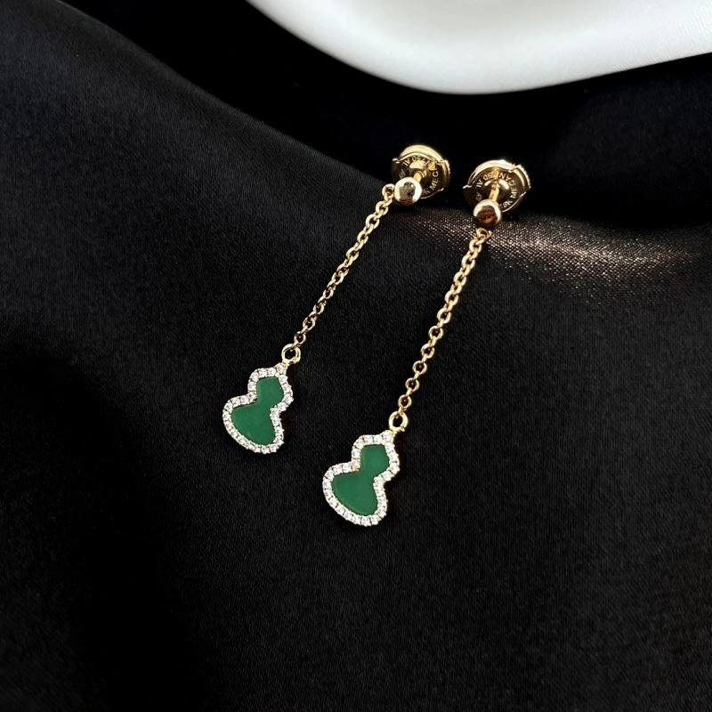 Official Qeelin Necklaces