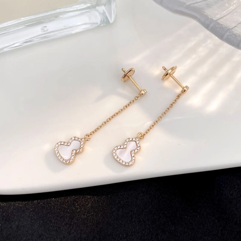 Official Qeelin Necklaces