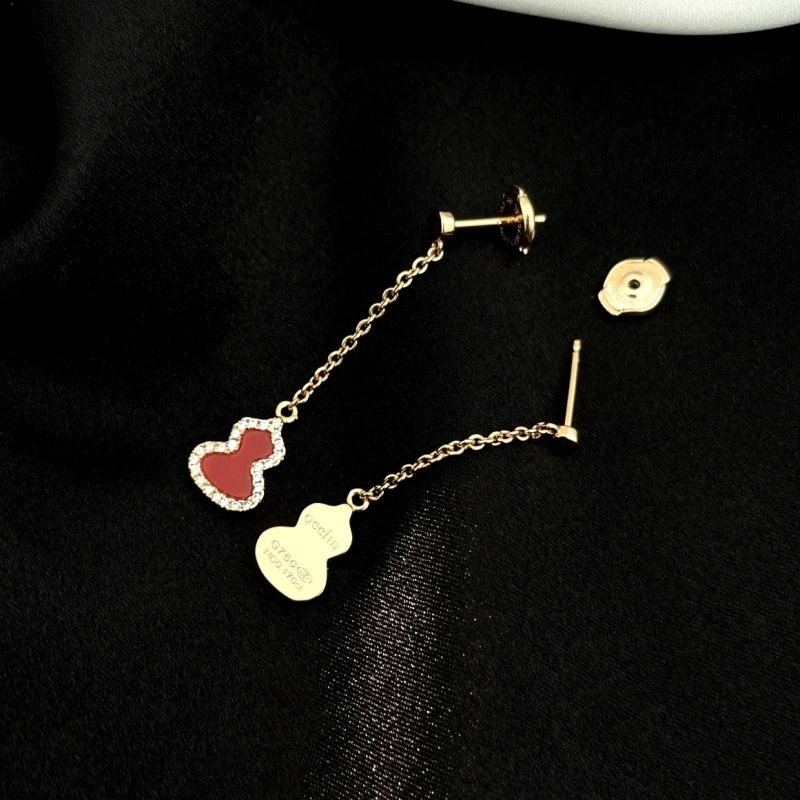 Official Qeelin Necklaces