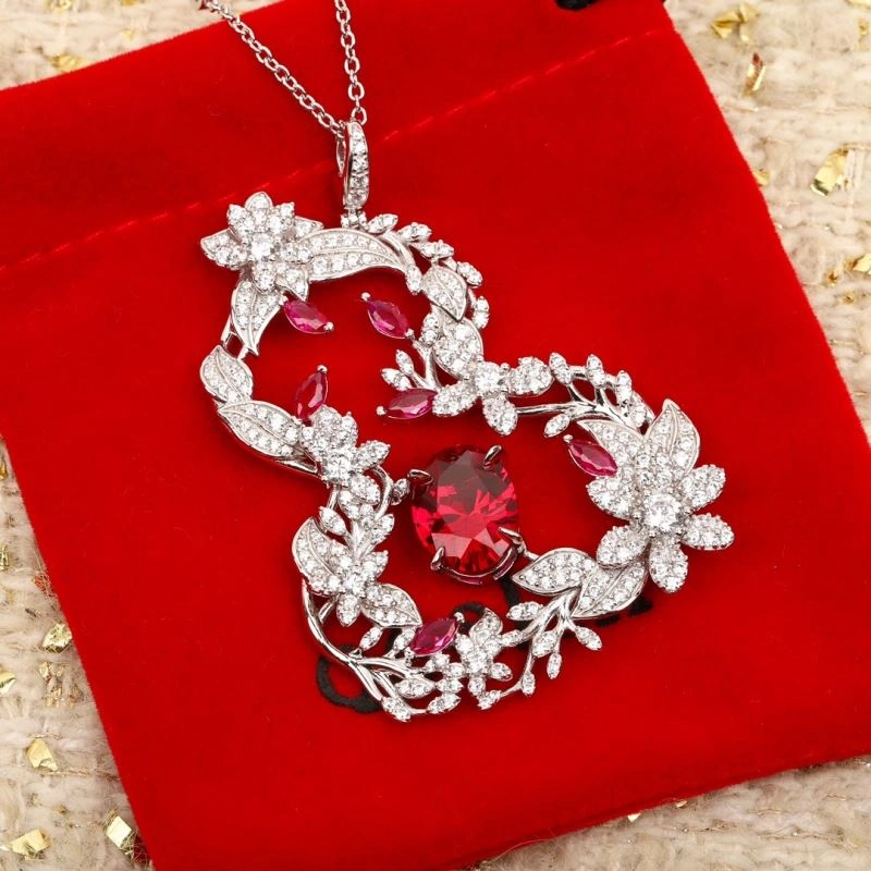 Discounted Qeelin Necklaces
