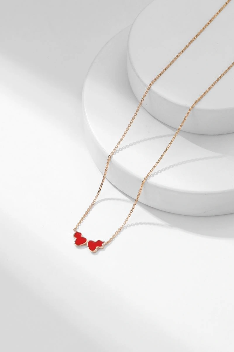 Accurate model Qeelin Necklaces