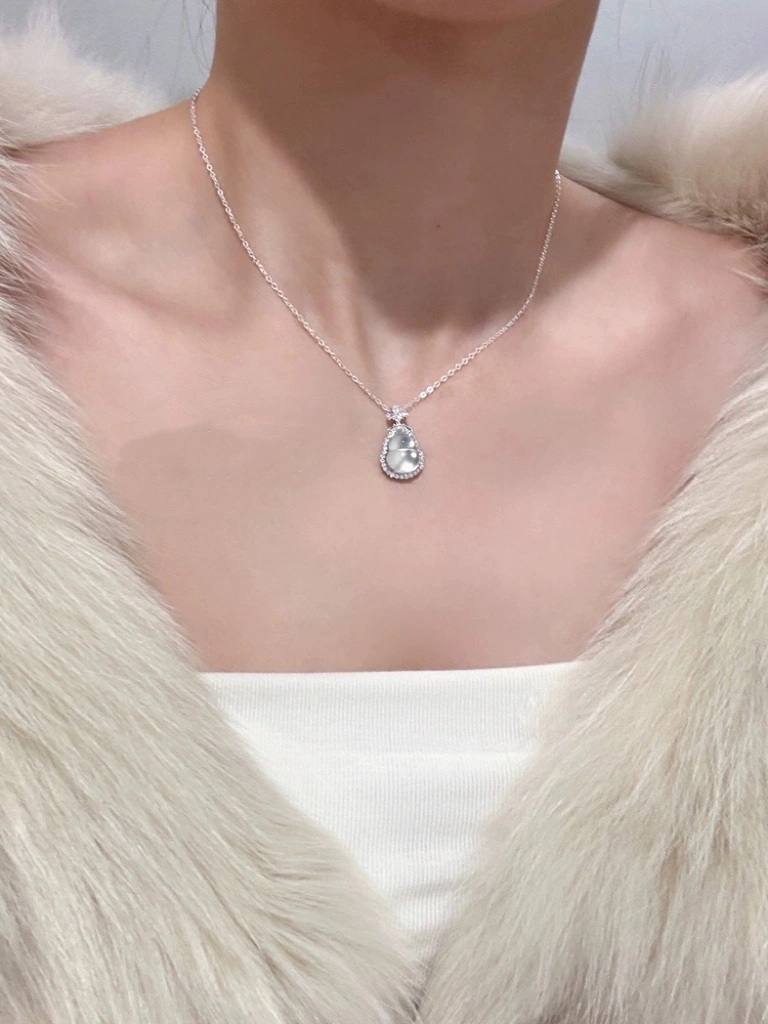 Indistinguishable Qeelin Necklaces