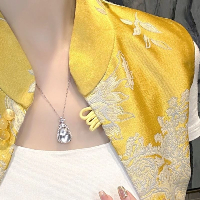 Indistinguishable Qeelin Necklaces