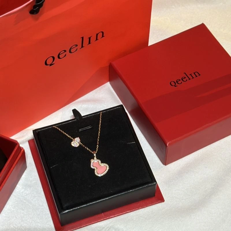 Accurate model Qeelin Necklaces