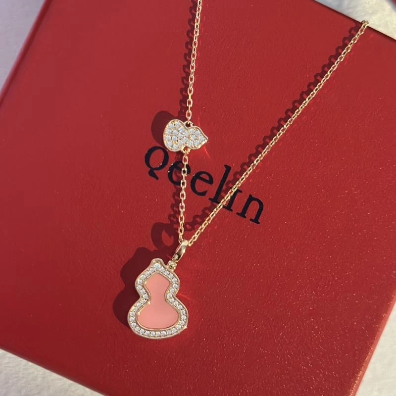 Accurate model Qeelin Necklaces