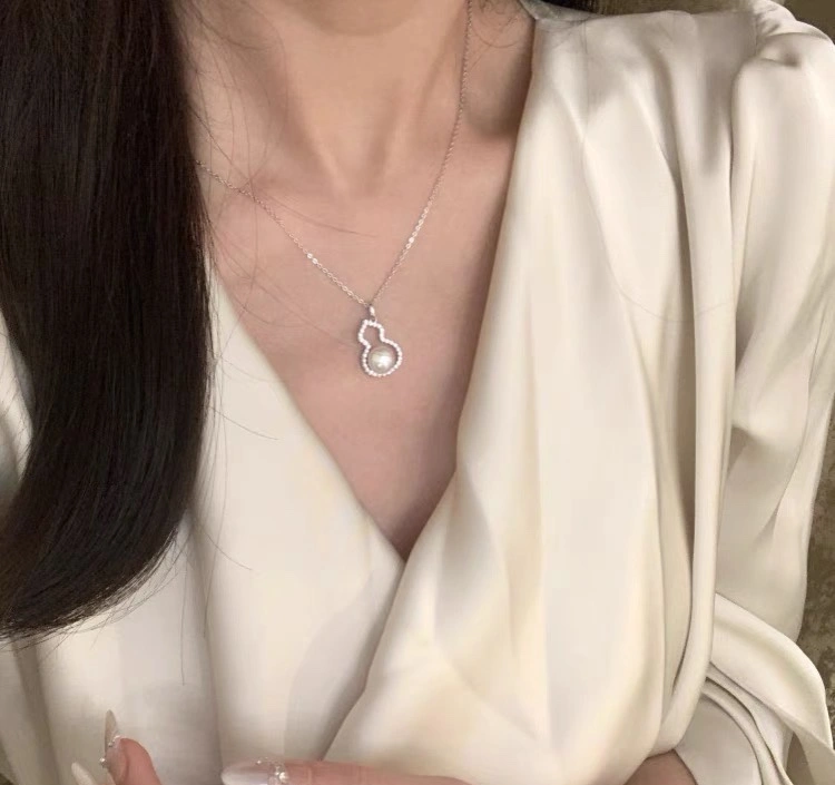 Discounted Qeelin Necklaces