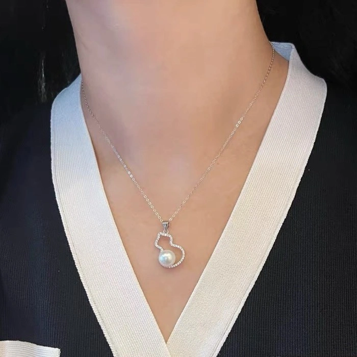 Discounted Qeelin Necklaces