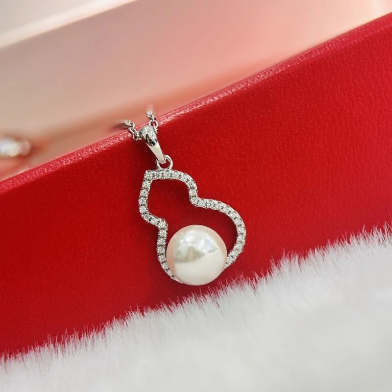 Discounted Qeelin Necklaces
